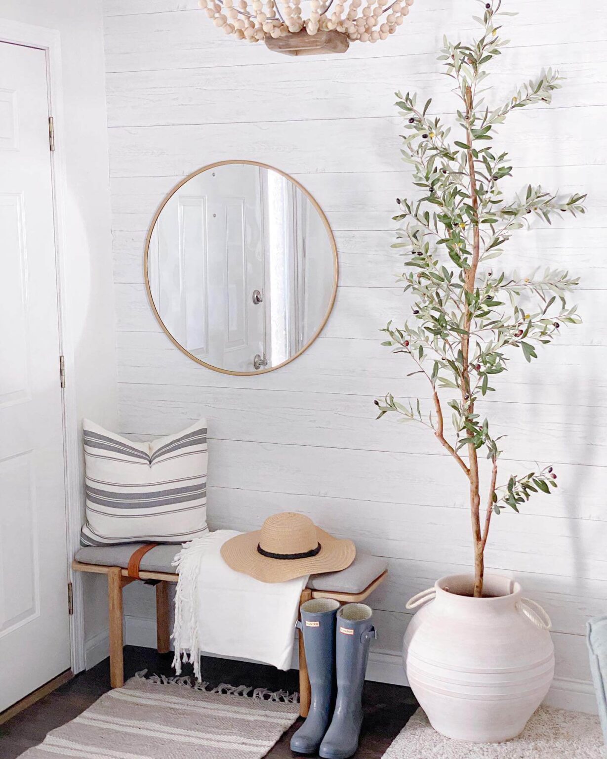 15+ Stylish Entryway Bench Decor Ideas - Life with Mar