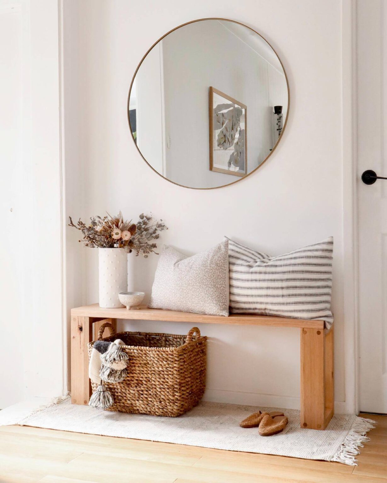 15+ Stylish Entryway Bench Decor Ideas - Life with Mar