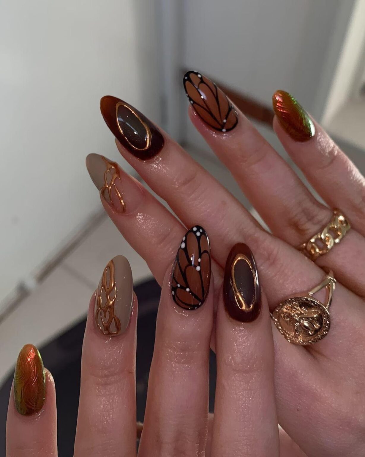 40+ Beautiful Brown Nail Ideas for Fall - Life with Mar