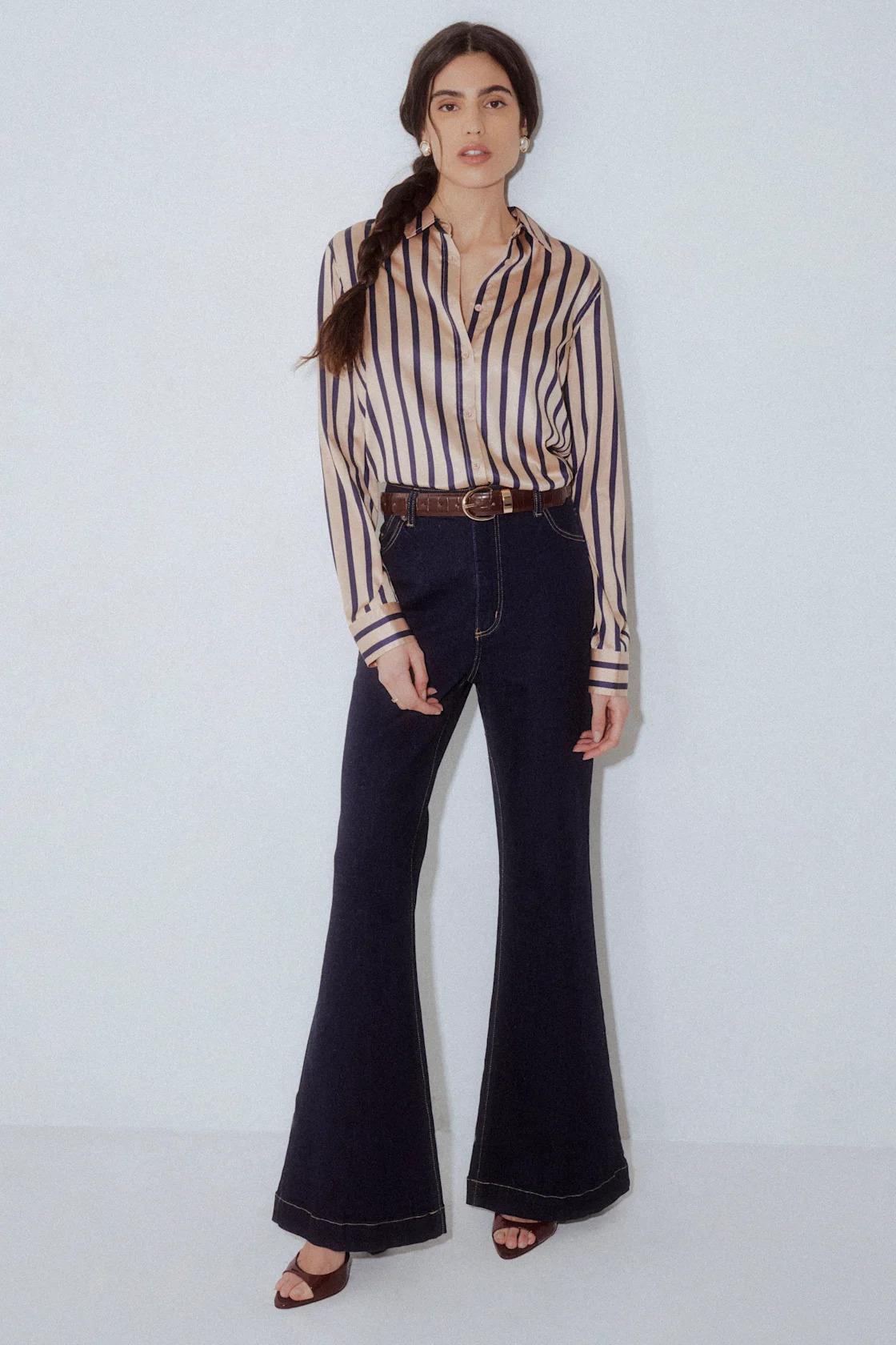 20+ Photos that Prove Flare Jeans Are the Chicest Pant Ever - Life with Mar