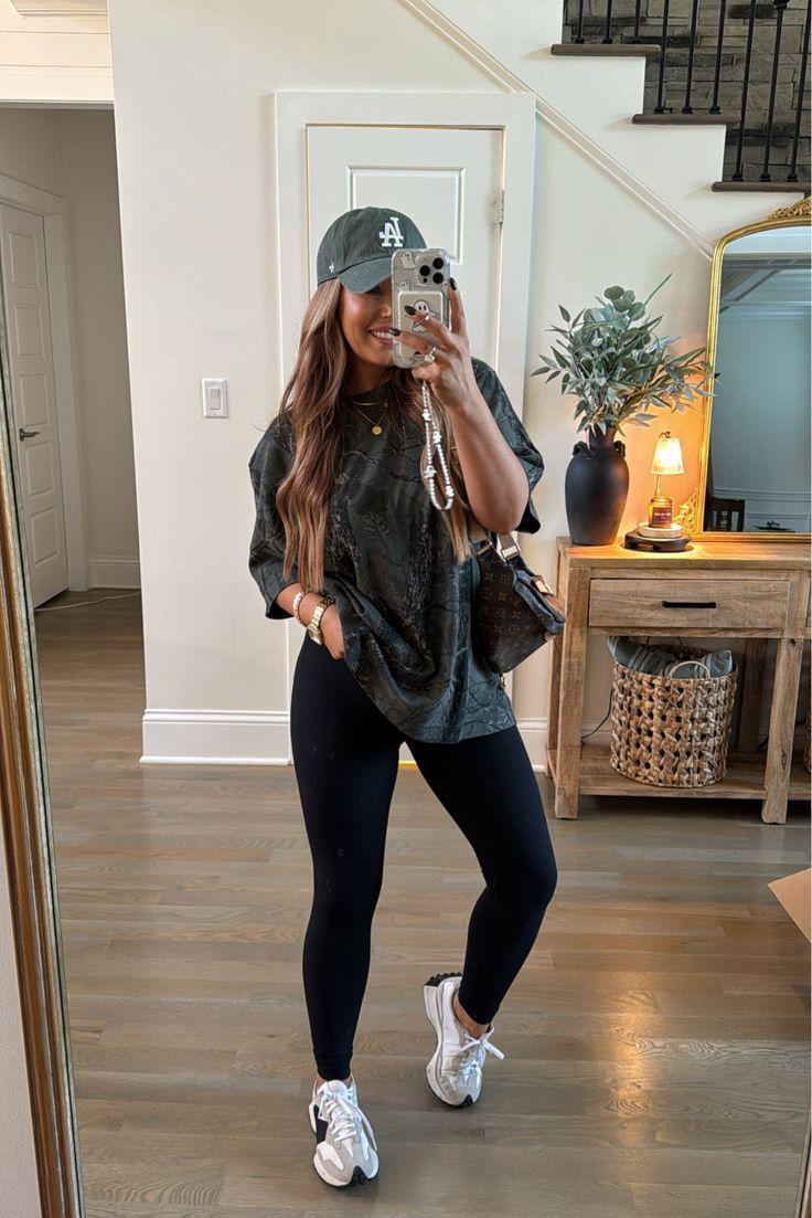 25+ Cute & Casual Baseball Mom Outfits - Life with Mar