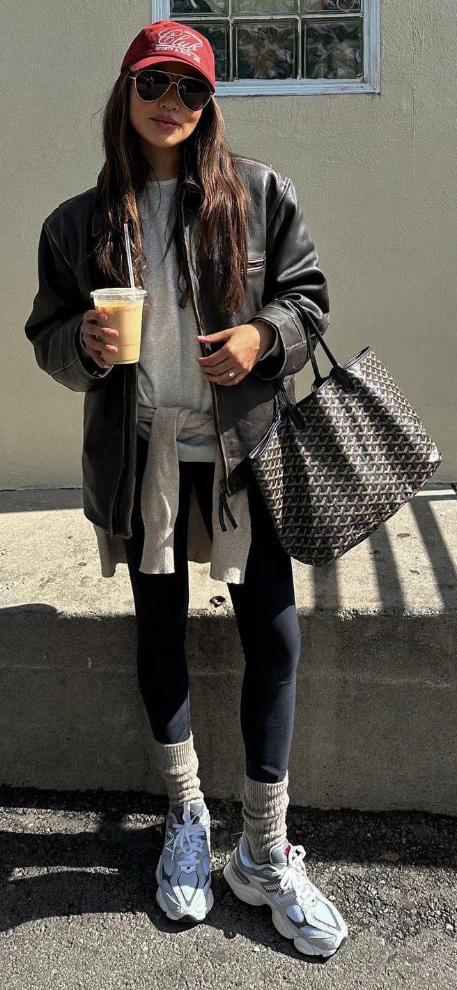 25+ Cute & Casual Baseball Mom Outfits - Life with Mar